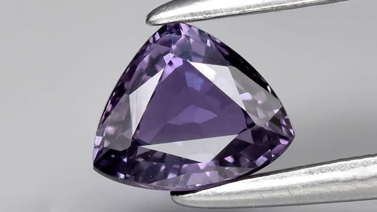 21 Types of Sapphires: Different Sapphire Colors & Origins